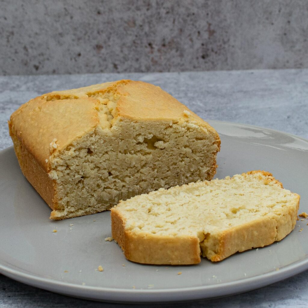 Large Cakes and Traybakes | Everyday Cooks